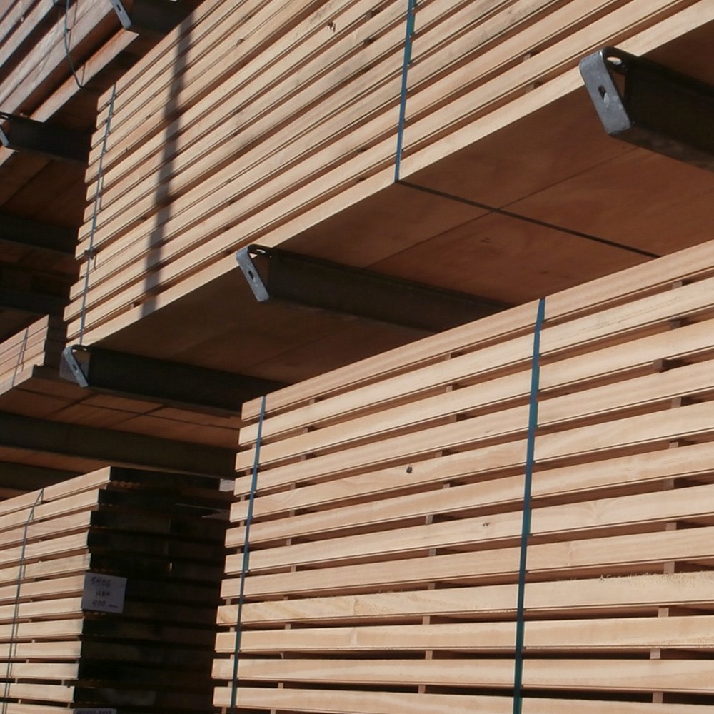 Hardwood planks in many sizes - Van den Berg Hardhout