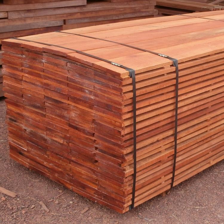 Hardwood planks in many sizes - Van den Berg Hardhout